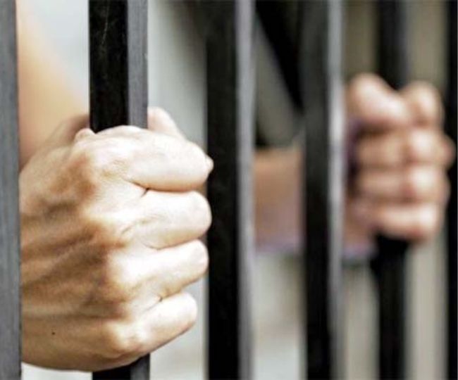 UP Jail Break: फिल्मी अंदाज़ में यूपी का बड़ा जेल कांड, डांस करती पुलिस ...