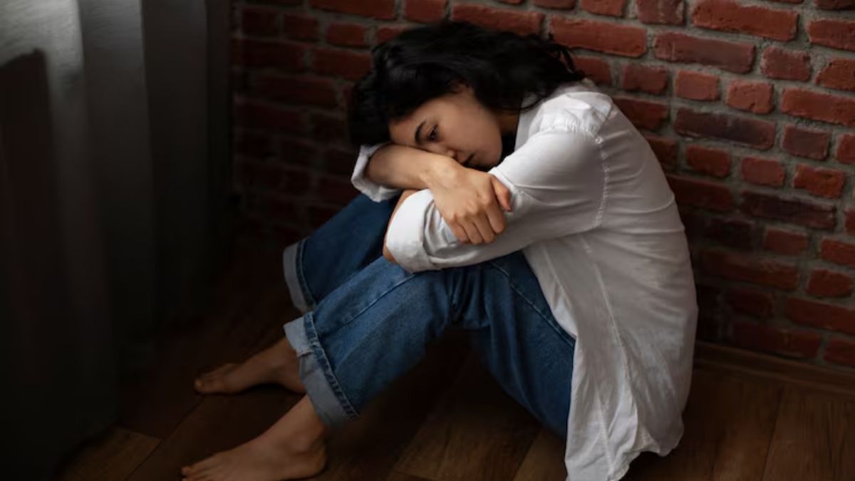 हजारों फॉलोअर्स, फिर भी महसूस होती है तन्हाई? पढ़ें क्यों बढ़ रहा है ...