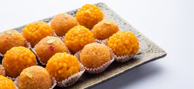 केसरिया भात से लेकर खिचड़ी तक, क्यों 'पीले पकवानों' के बिना फीका है ...