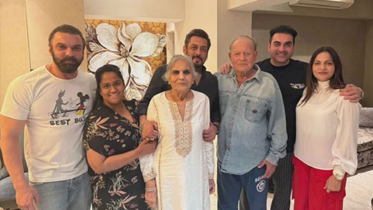 17 सदस्यों के परिवार के मुखिया हैं Salim Khan, सिनेमा के 'खानदान' में ...