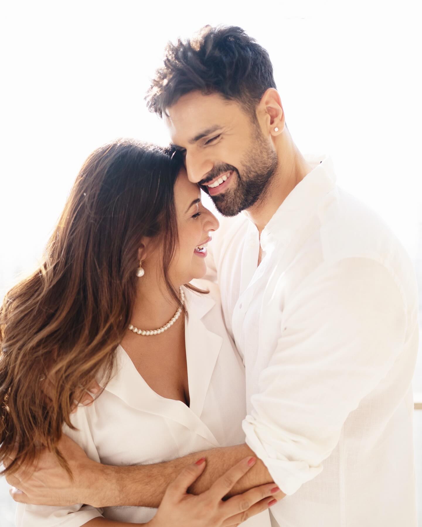 Divyanka Tripathi ने बेबी बंप फ्लॉन्ट करते हुए शेयर की तस्वीर, शादी के ...