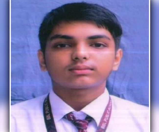 बरेली के होनहारों का जलवा! CBSE 10th रिजल्ट में ओम सिंह ने किया टॉप ...
