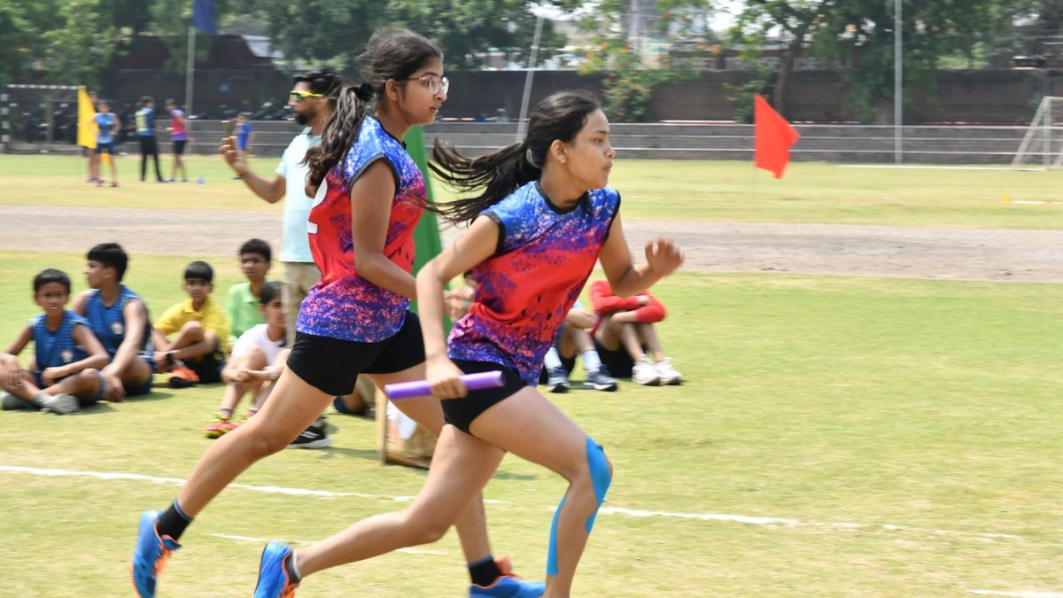 गाजियाबाद में 210 रुपये में हॉकी प्रशिक्षण, नन्हे खिलाड़ी गढ़ रहे ...