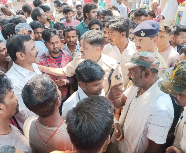 सहरसा में मिड-डे मील में ‘सांप जैसा जीव’, भोजन खाने के बाद दो दर्जन से ...