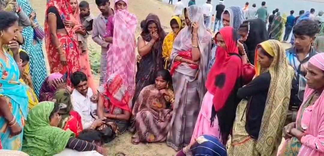 यमुना की लहरों और बारिश से जंग: हमीरपुर नाव हादसे में NDRF ने निकाले 5 ...