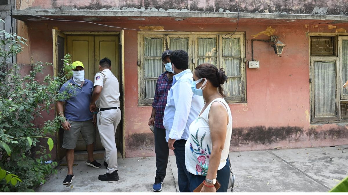 दिल्ली के न्यू राजिंदर नगर में दो बुजुर्ग महिलाओं की संदिग्ध मौत, लंबे ...