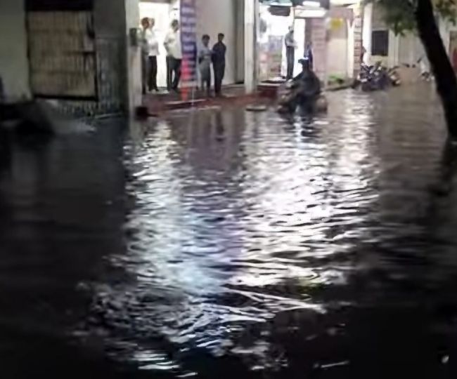 PHOTOS: आगरा में 100 KM की रफ्तार से आए तूफान का कहर, एक की मौत; शहर ...