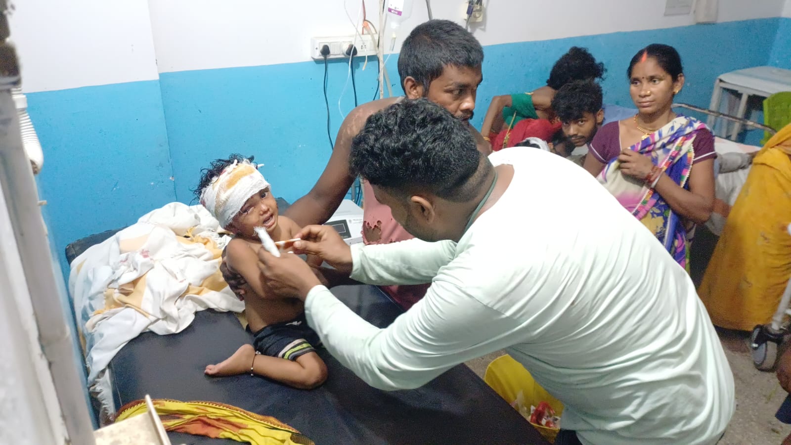 बिहार में घर के बाहर सो रहे 7 लोगों को ट्रैक्टर ने कुचला, छपरा सदर ...