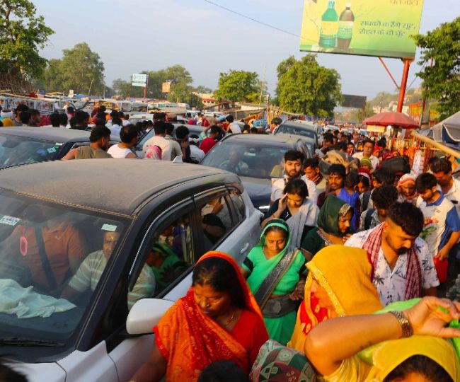 हरिद्वार में सोमवती अमावस्या पर उमड़ी श्रद्धालुओं की भीड़, हाईवे और शहर ...