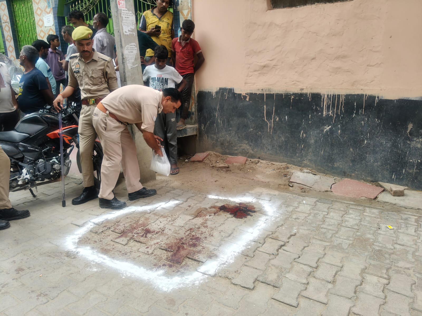 गाजियाबाद में चार दोस्तों ने युवक को बर्थडे पार्टी में बुलाकर की हत्या ...